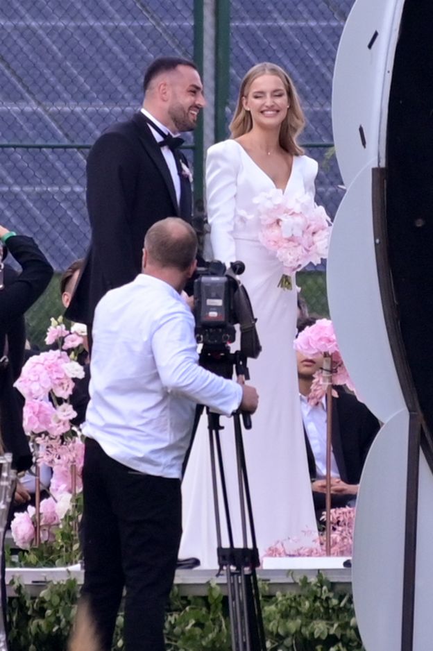 Karolina Pisarek i Roger Salla wydali na ślub MILION ZŁOTYCH?! - Pudelek