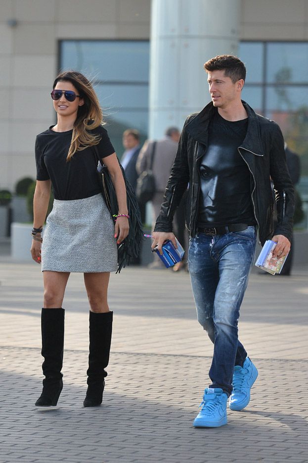 Lewandowscy promują siebie i... grę na PS4! (ZDJĘCIA) - Pudelek