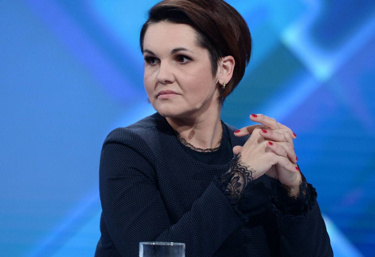 Mówiła o "zamachu" na TVP. Nie każdy wie, z kim jest związana - WP Kobieta