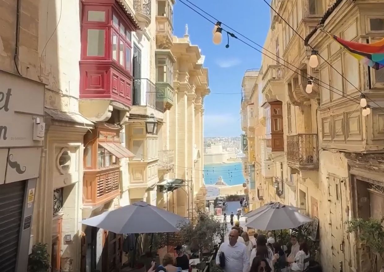 Wakacyjna wyspa zachwyca. Na miejscu tłumy Polaków