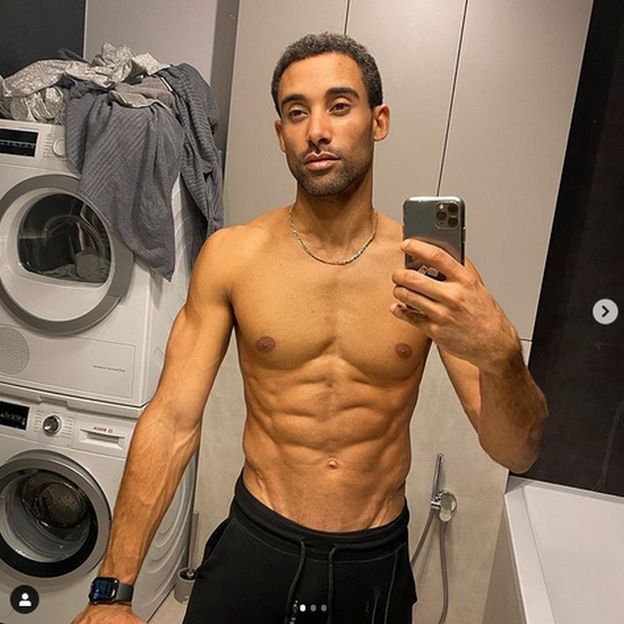 Dominic D'Angelica PRZERYWA MILCZENIE: "Nie było mnie chwilę, ale ...