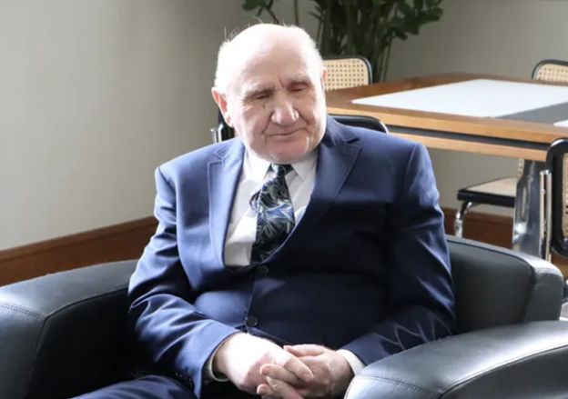 Najstarszy maturzysta w Polsce otrzymał Honorowe Świadectwo Dojrzałości ...