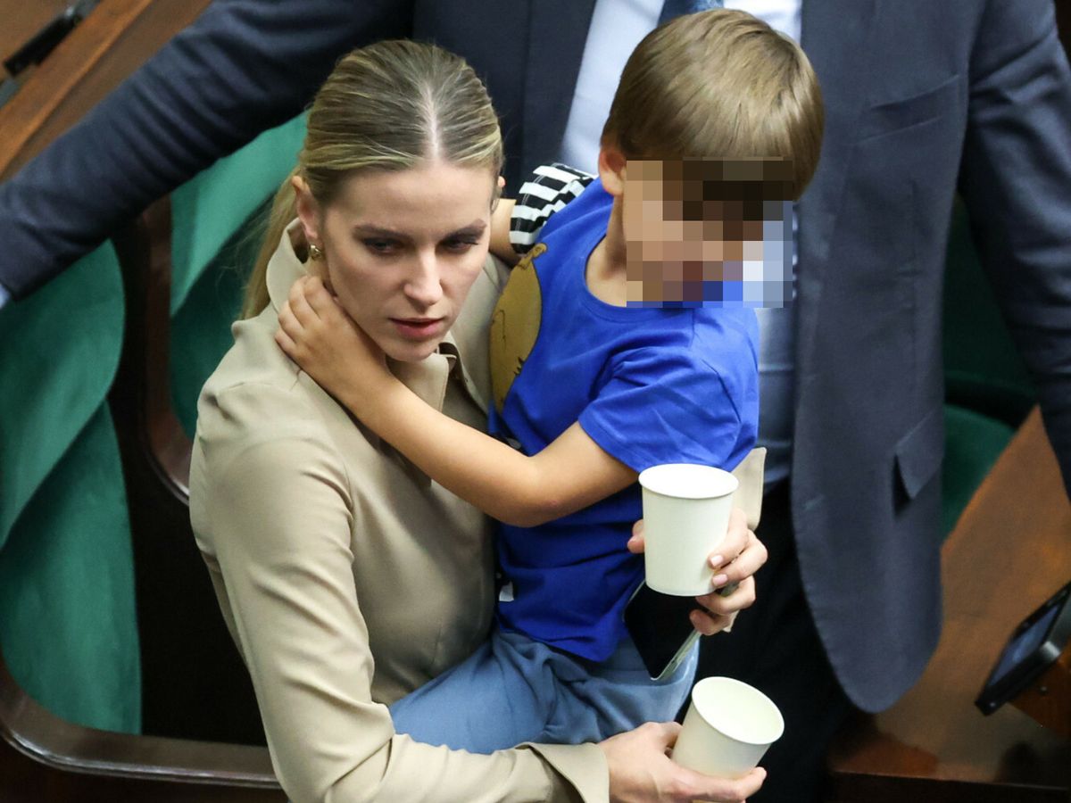 Aleksandra Gajewska przyszła do Sejmu z dzieckiem. "Czasem nie mamy wyboru"