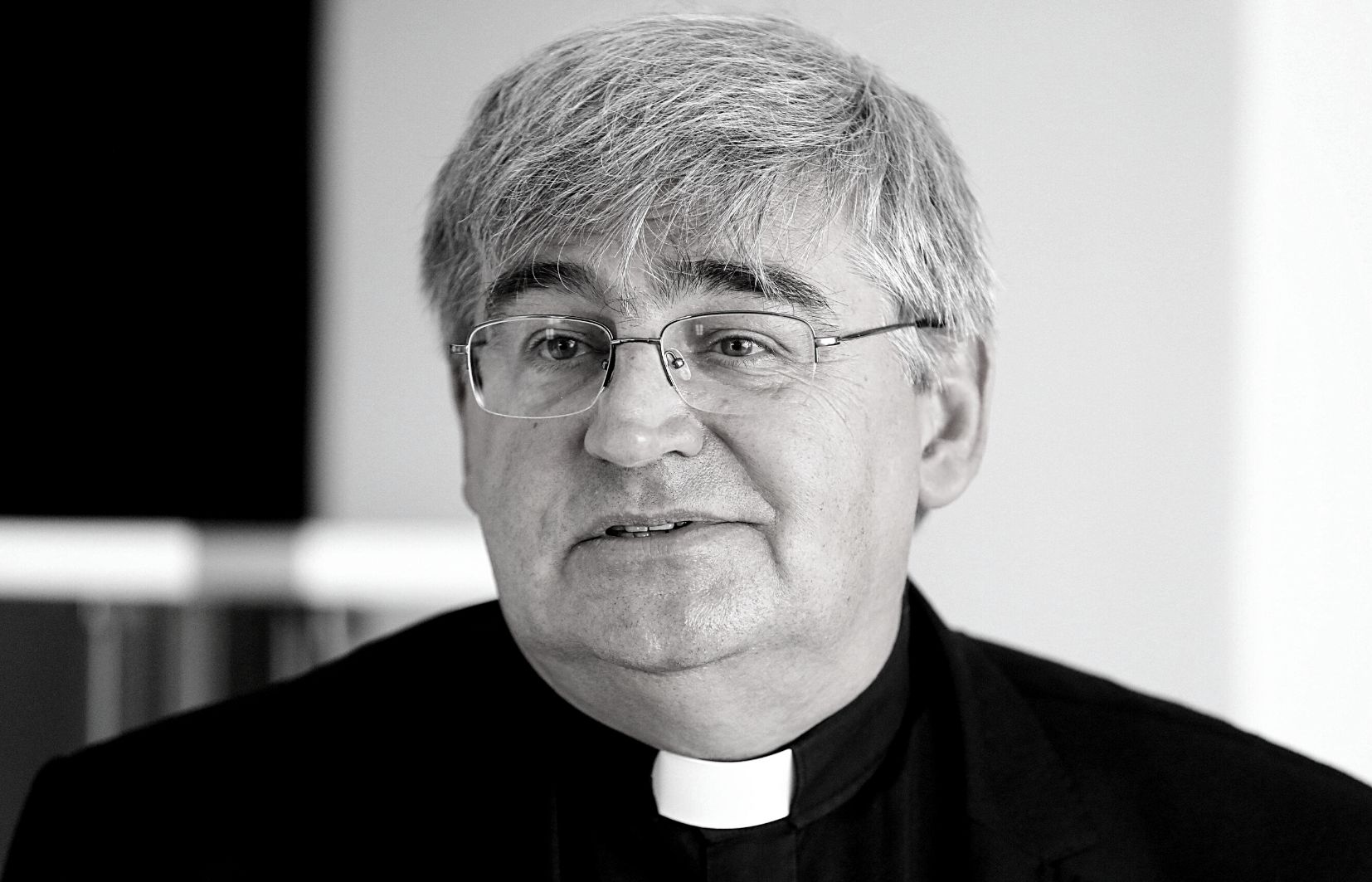 Nie żyje ksiądz dr Mirosław Nowak. Miał 60 lat - WP Książki