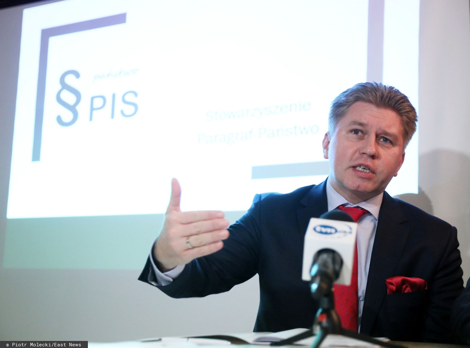 Profesor Marcin Matczak, tata Maty, rapuje w Hot16Challenge2 o ...