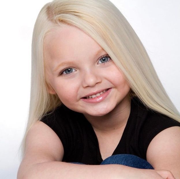 Aira Marie Brown w wieku dwóch lat zasłynęła jako "żywa lalka Barbie ...