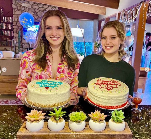 Eva Halina Rich chwali się DOROSŁYMI CÓRKAMI! Właśnie skończyły szkołę. "Nie mogłabym być ...