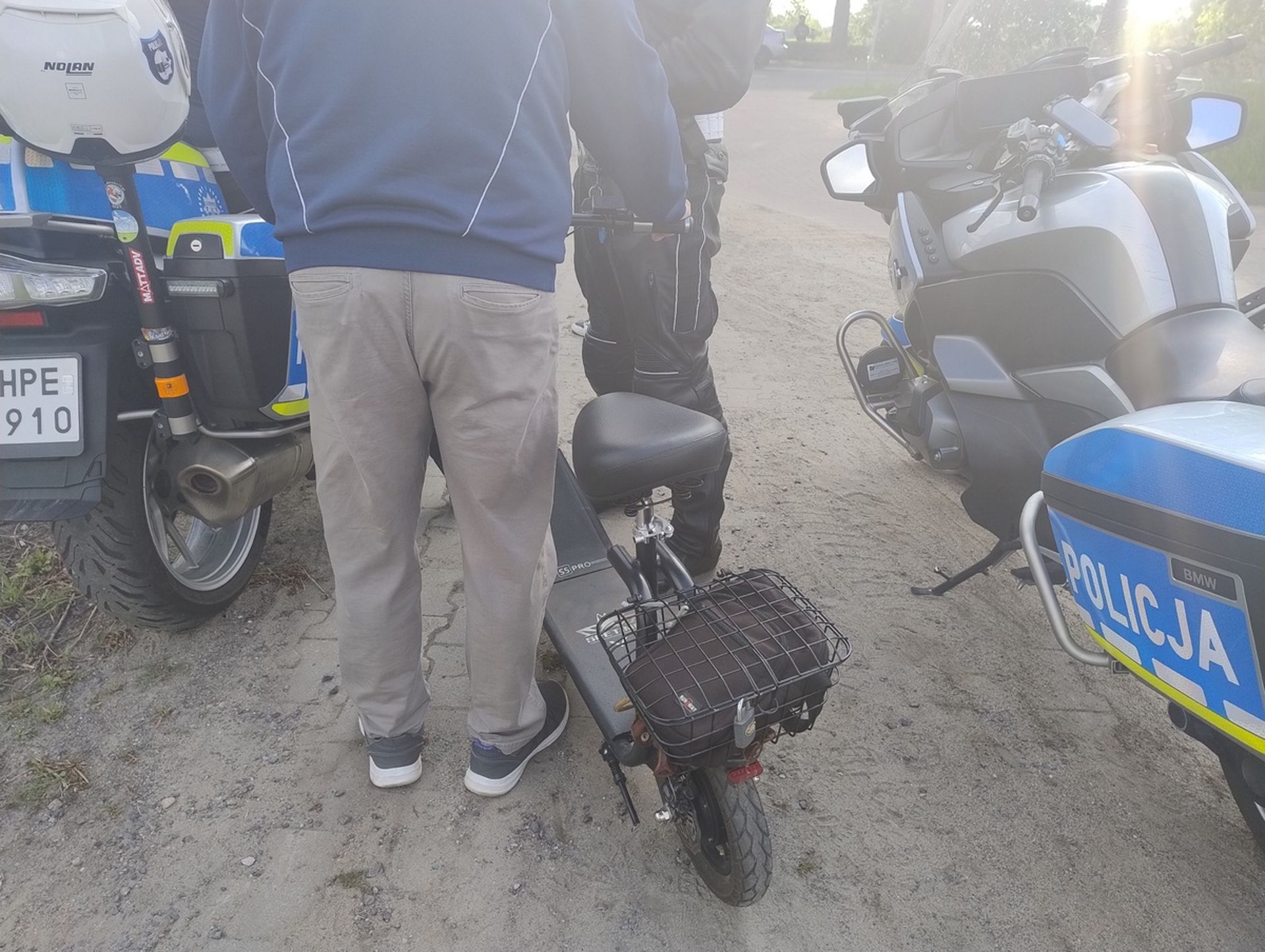 68-latek na hulajnodze elektrycznej. Jechał pod prąd na autostradzie A2