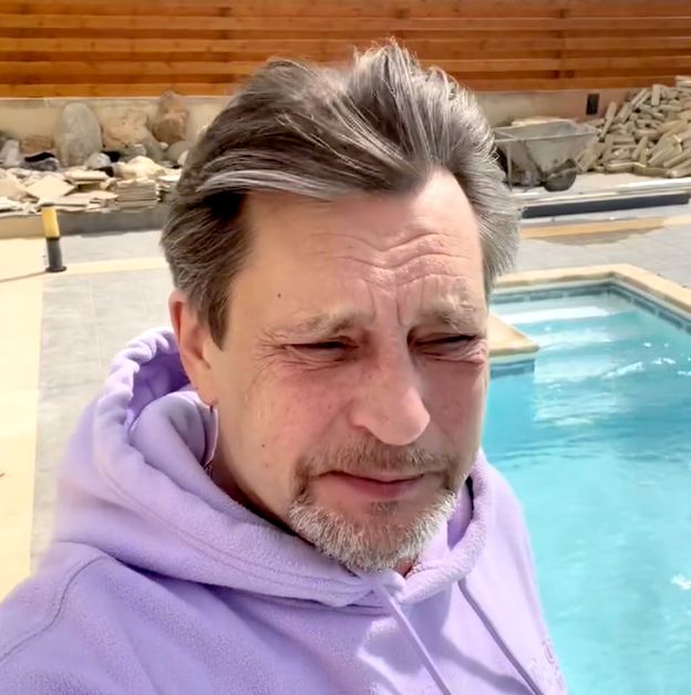 Grał Bohuna w "Ogniem i Mieczem". Dziś ma 60 lat. Tak wygląda (ZDJĘCIA) - Pudelek