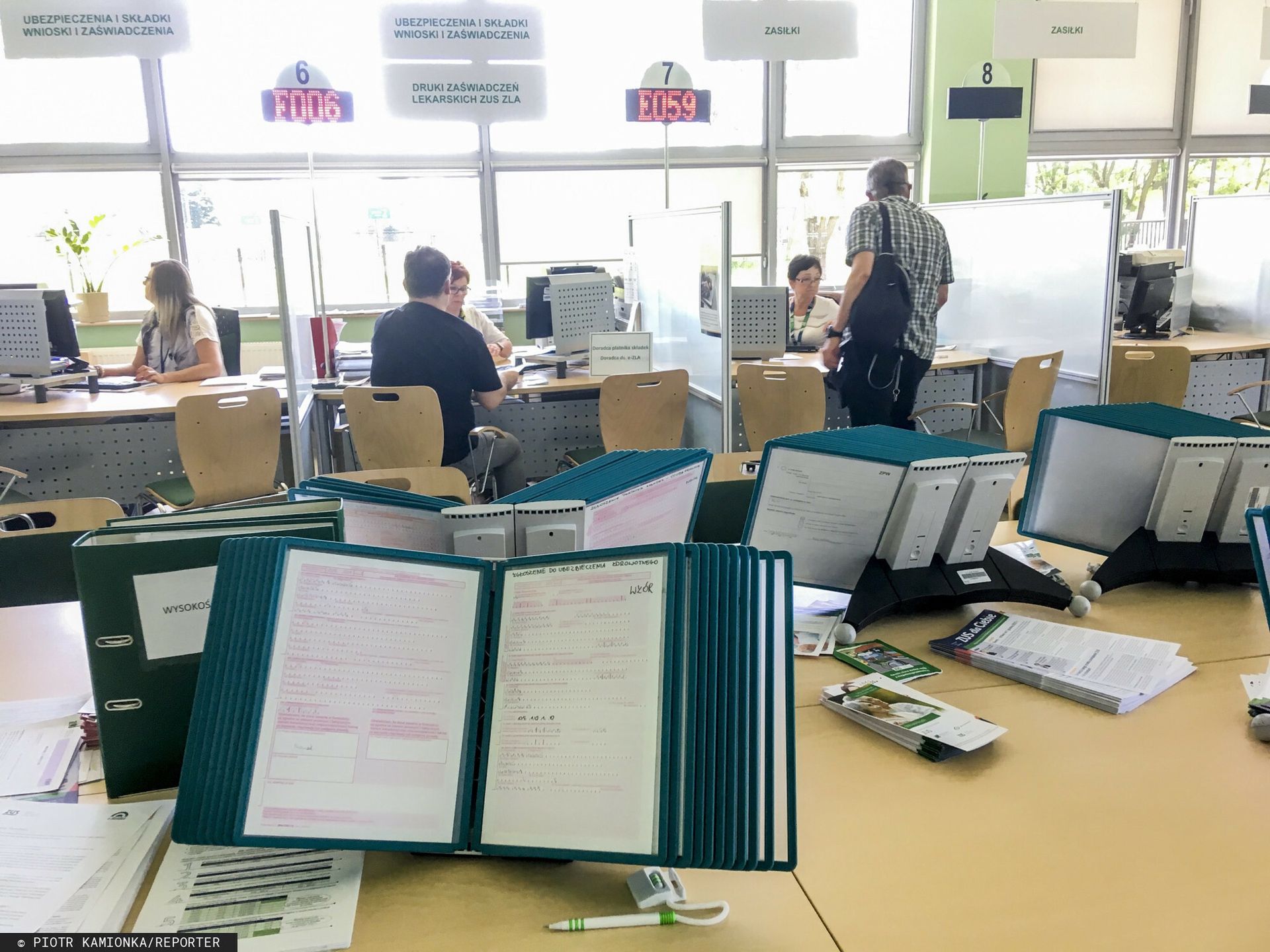 Praca w szkodliwych warunkach. ZUS: do 31 marca trzeba złożyć dokumenty ...