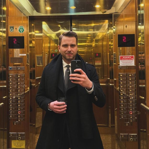 Radomir Wit będzie współprowadził debatę. Oto jakie ma wykształcenie ...