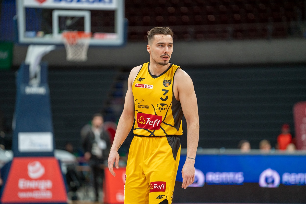 Co za derby w wykonaniu Trefla. Andrzej Pluta show! - WP SportoweFakty