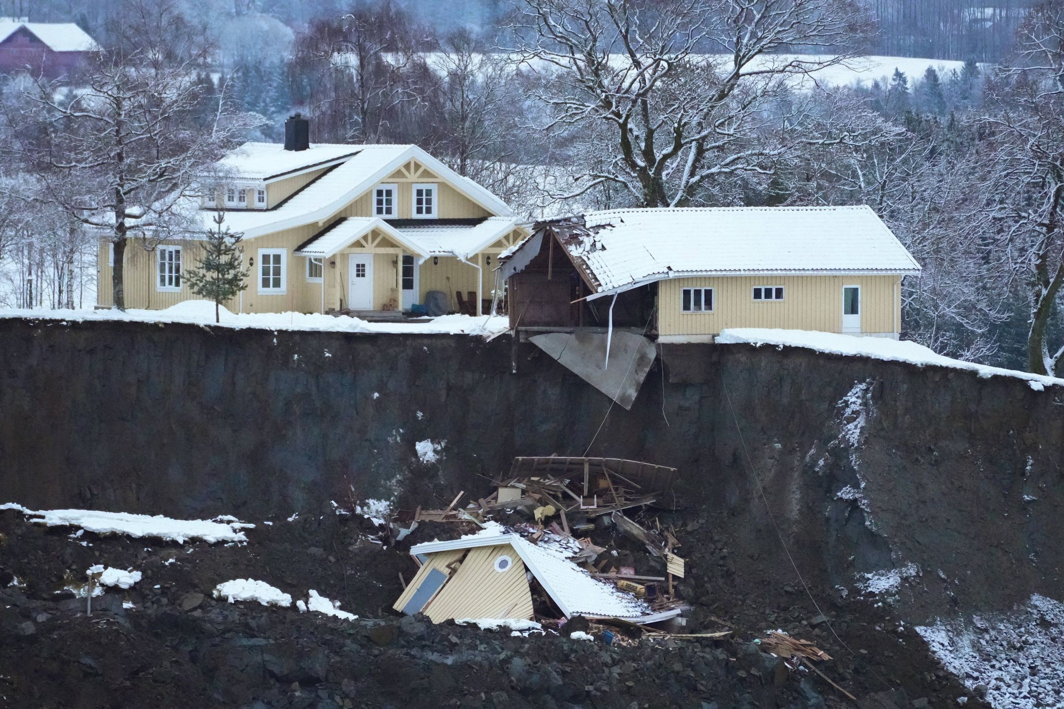 Norwegia. Osuwisko w Ask. Znaleziono ciało jednej z ofiar - WP Wiadomości