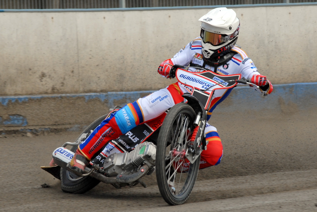 Żużel. Robert Chmiel jak Chris Holder. Zawodnik Zdunek Wybrzeża w ...