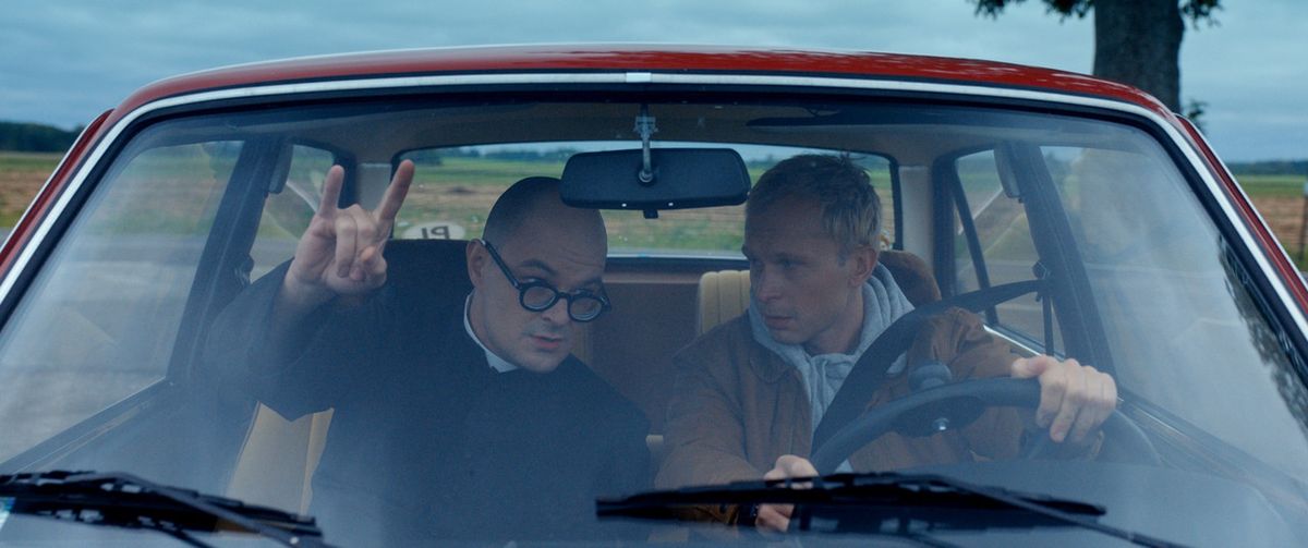 "Johnny" – film o miłości do ludzi z genialnym Dawidem Ogrodnikiem - WP ...