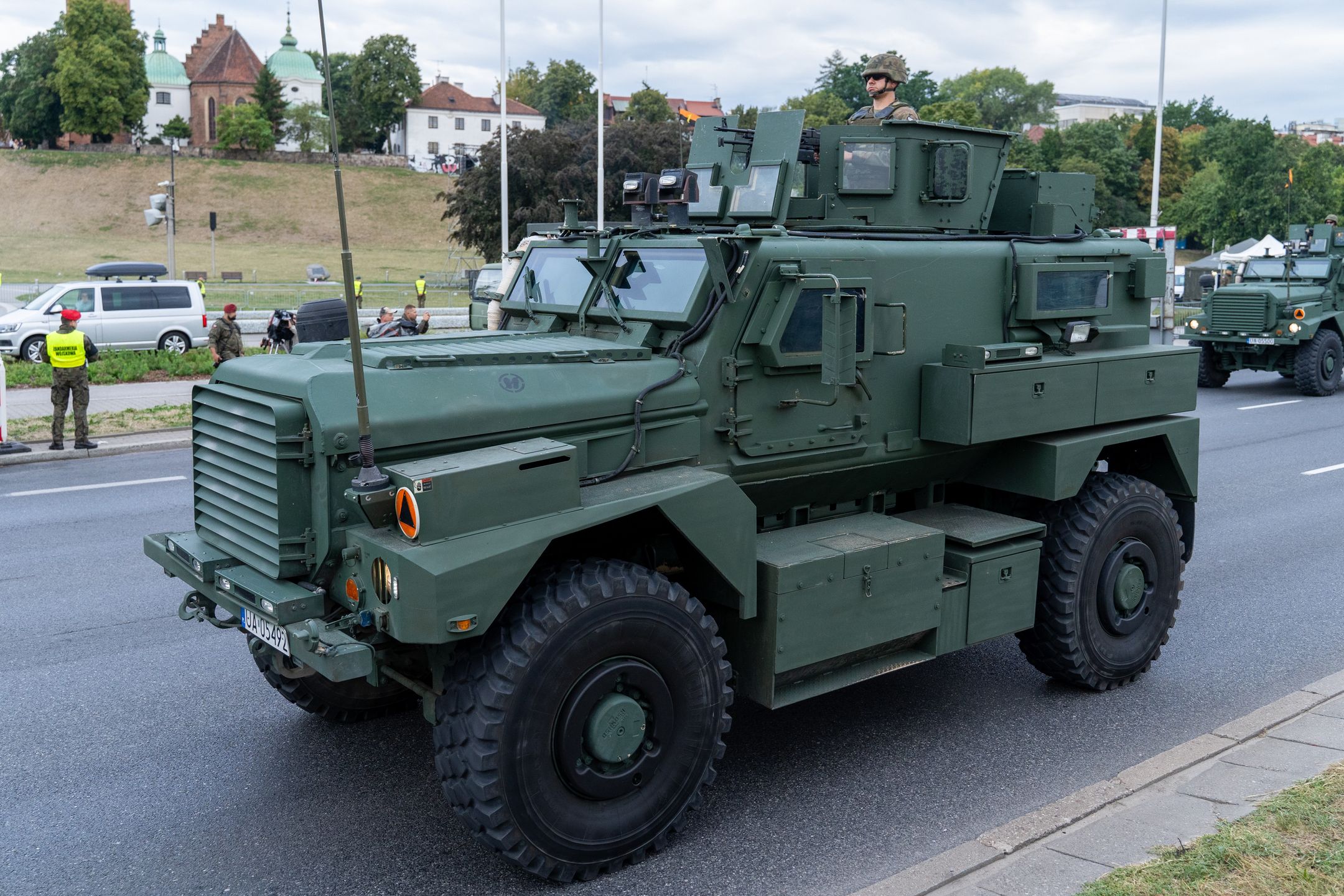Polski patrol wpadł na minę. Wojsko ma pojazdy, które chronią przed ...