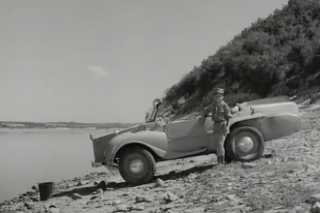 Kultowe samochody z filmów i seriali. Czym jeździli Bond i Pan Samochodzik?