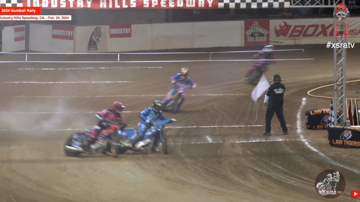 Żużel. Wystartował prawie 40 metrów od taśmy. Zobacz jego szaloną pogoń ...