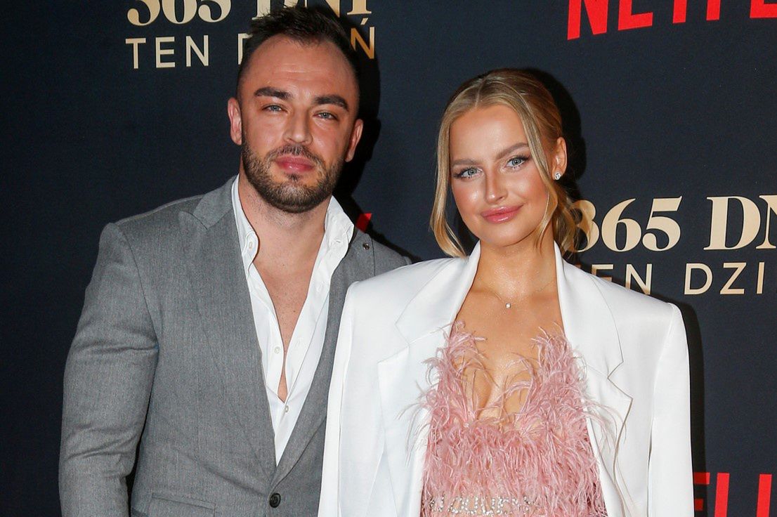 Ile pieniędzy dostali w kopertach Karolina Pisarek i Roger Salla? Kwoty ...