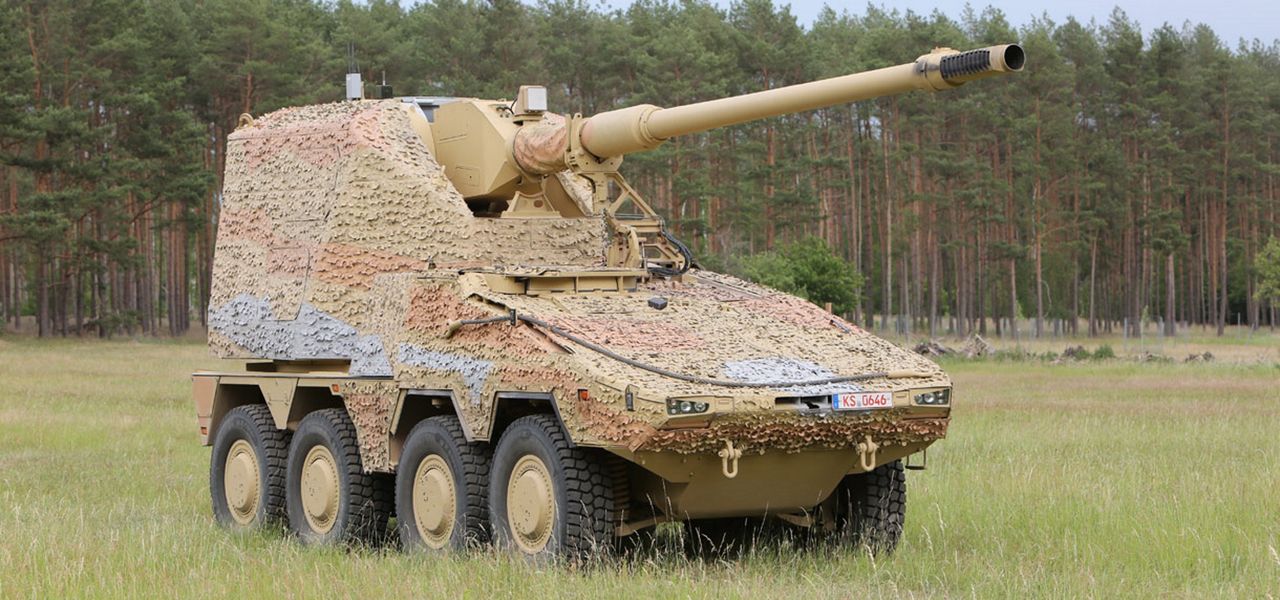 RCH 155 AGM to artyleria samobieżna nowej generacji. Niemiecki "bóg wojny" strzela w ruchu