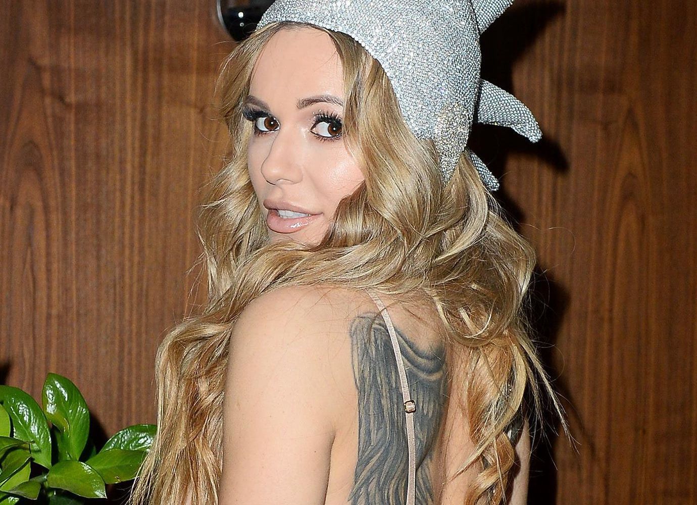 Doda pokazała fotki w lateksie. "Jak ona się nosi. Ale kicz" - WP Gwiazdy