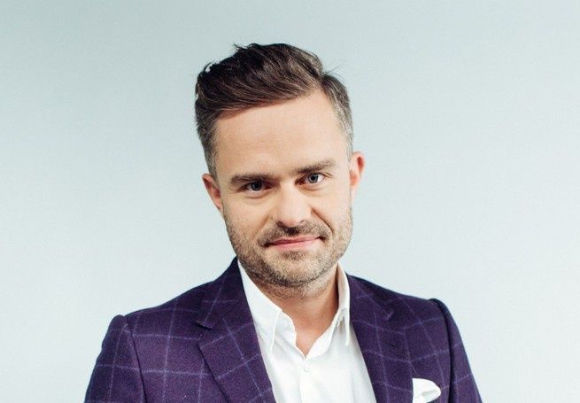 Adam Hofman gospodarzem programu „Gabinet Cieni” w Wirtualnej Polsce
