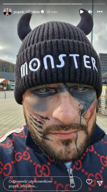Popek zrobił sobie tatuaż na GŁOWIE. Fani: "Najgorsze, że ma jeszcze miejsce na twarzy"
