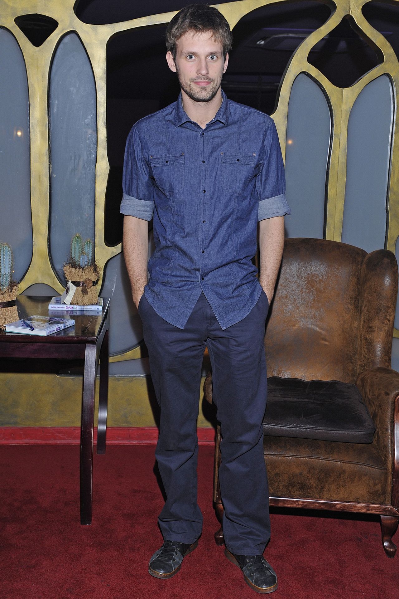 Od ekranowego amanta do zakonnika. Jakub Strzelecki zamienił aktorstwo ...