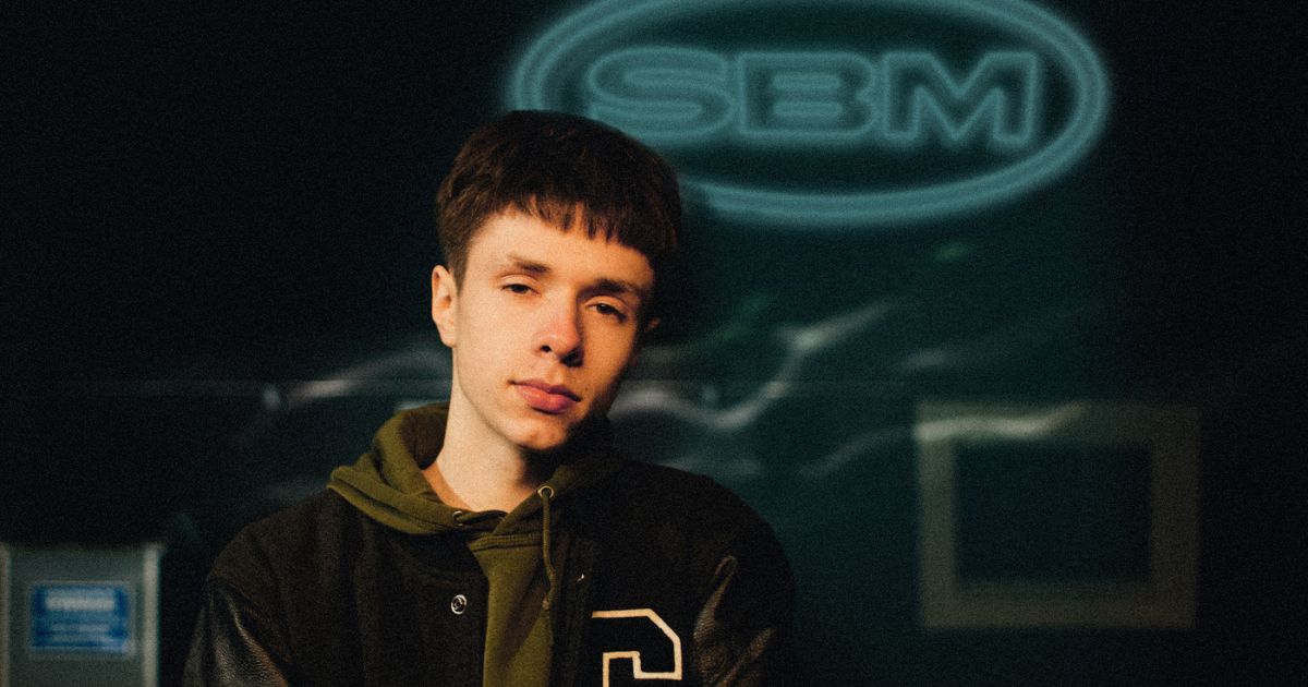 Finalista SBM Starter podpisał kontrakt z wytwórnią. Nikoś wydał już ... Finalista SBM Starter podpisał kontrakt z wytwórnią. Nikoś wydał już ...