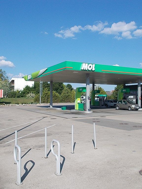 Węgrzy już zaczęli działać. Pierwsza stacja MOL w Polsce uruchomiona