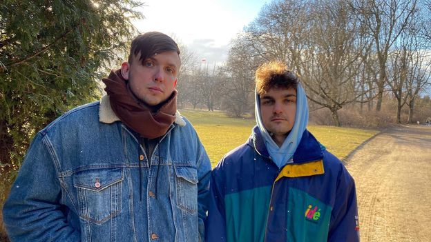 Robert Pasut tłumaczy UPADEK Abstrachuje: "Jestem człowiekiem, który ...