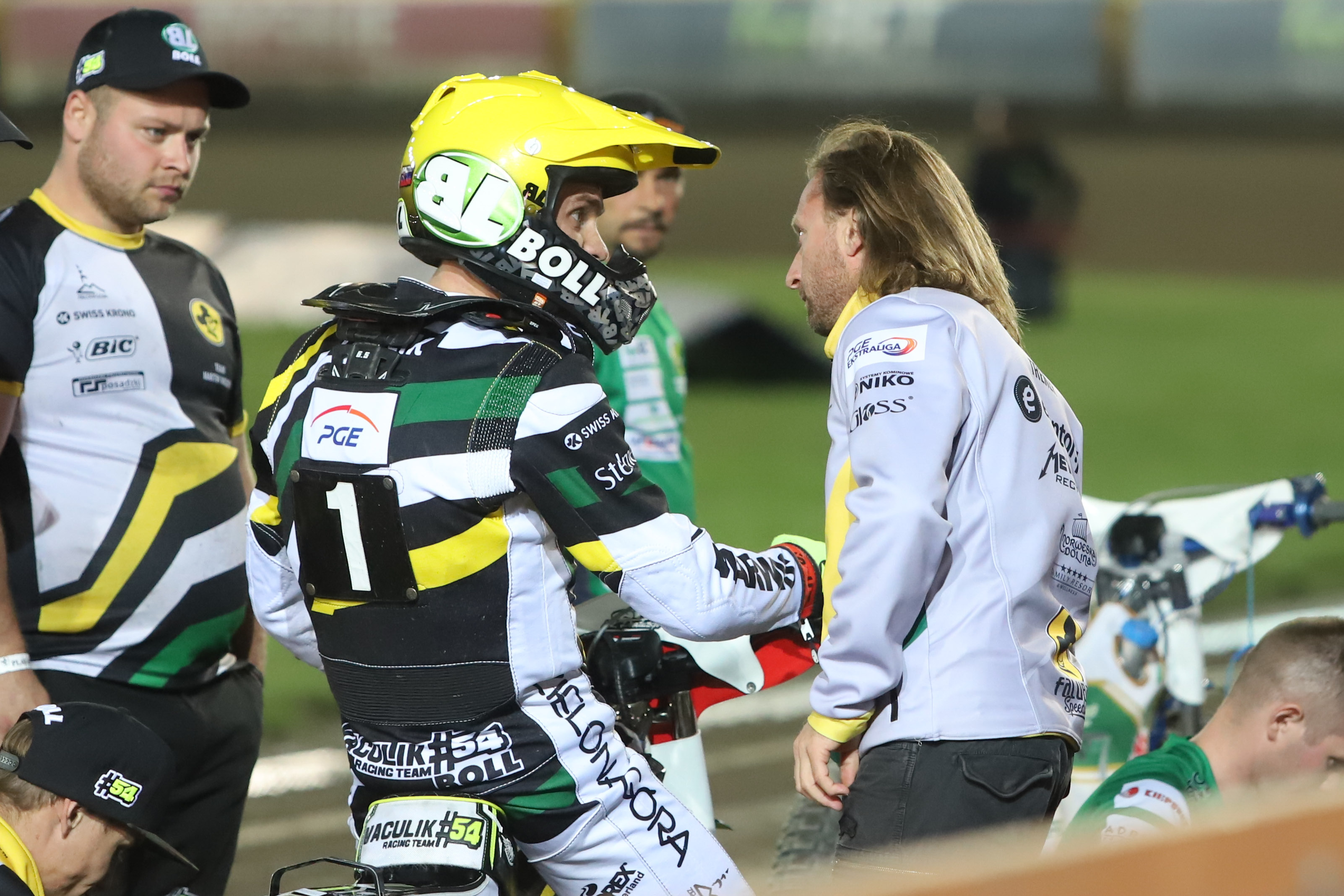 Jacek Gajewski. Żużel według Jacka: Falubaz nie powinien chować głowy w ...