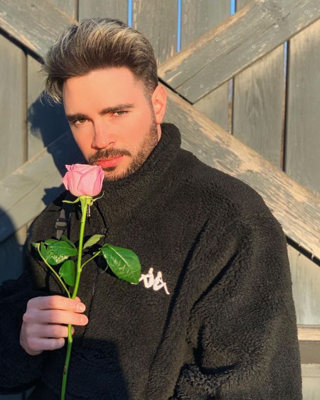 Anonymous WŁAMALI SIĘ na konto youtubera. W tle afera Pandora Gate ...