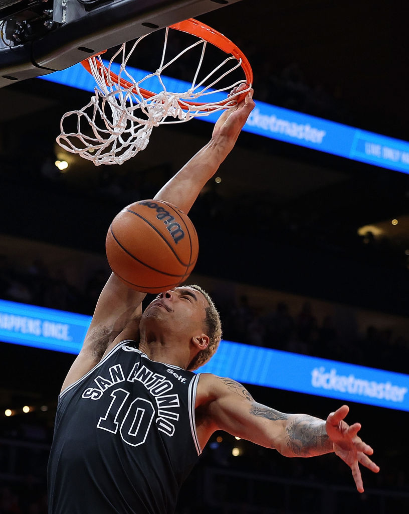 Co za wsad w kontrze. Polak w NBA znów efektownie pofrunął - WP ...