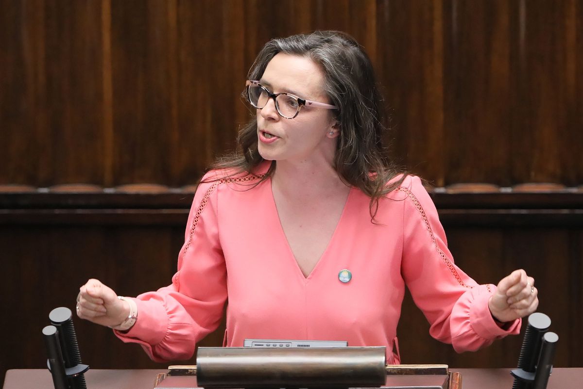 Jachira o pierwszym posiedzeniu Sejmu. "Dziwna cisza" - WP Kobieta