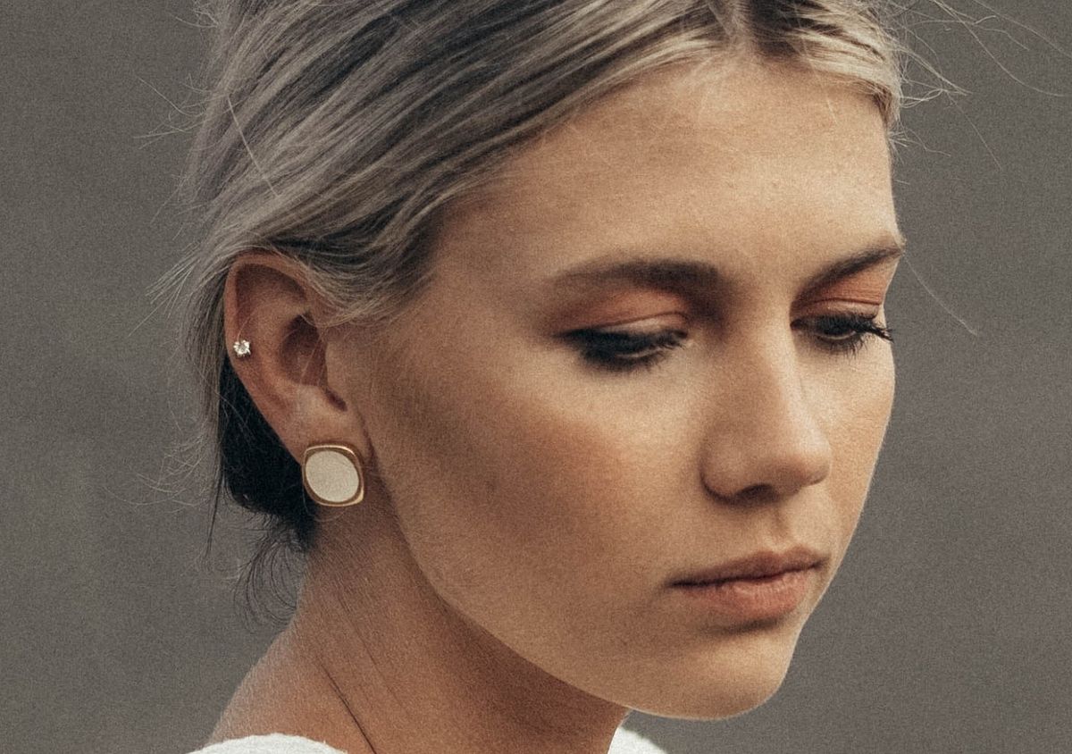 Helix, czyli kolczyk w chrząstce. Co musisz wiedzieć o tym piercingu ...