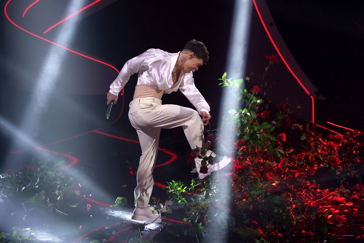 Afera na Festiwalu Piosenki Włoskiej w San Remo. Piosenkarz zdemolował ...