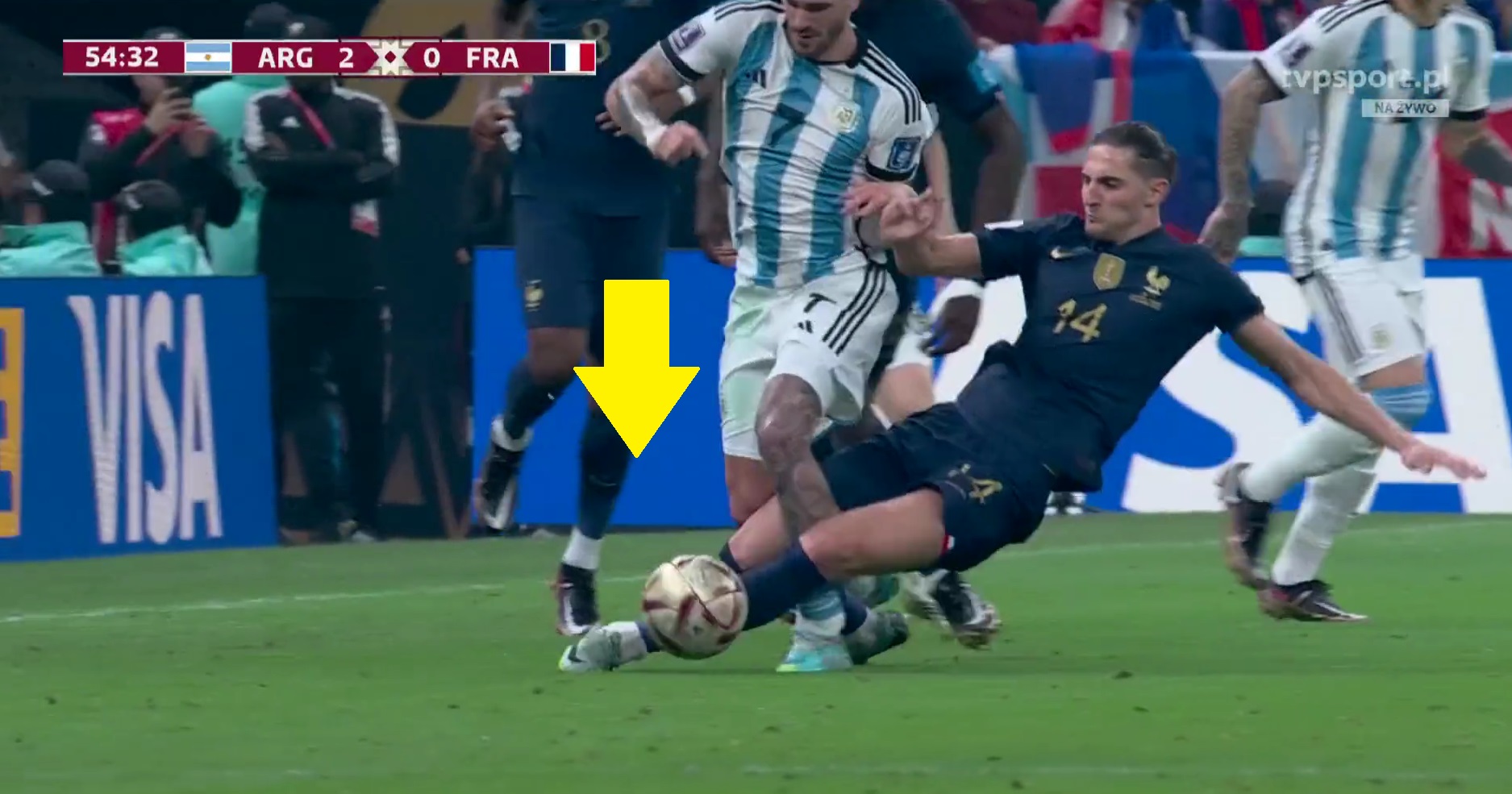 Brutalny faul w finale MŚ w Katarze. To mogło skończyć się kontuzją ...