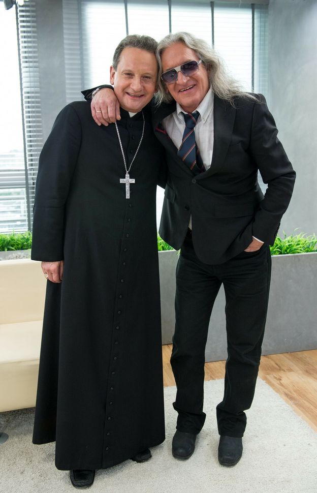 Brat Markowskiego jest biskupem. Tak zareagowała jego rodzina - Pudelek