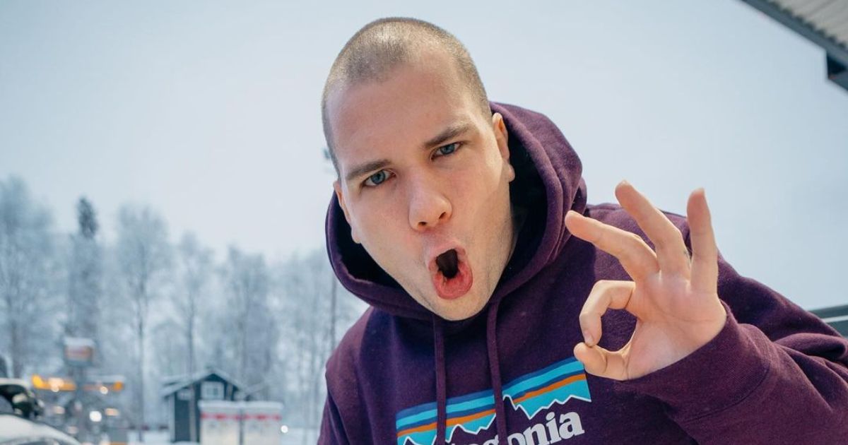 Fan zrobił tatuaż dla Buddy. Liczy na darmowy samochód? - Vibez