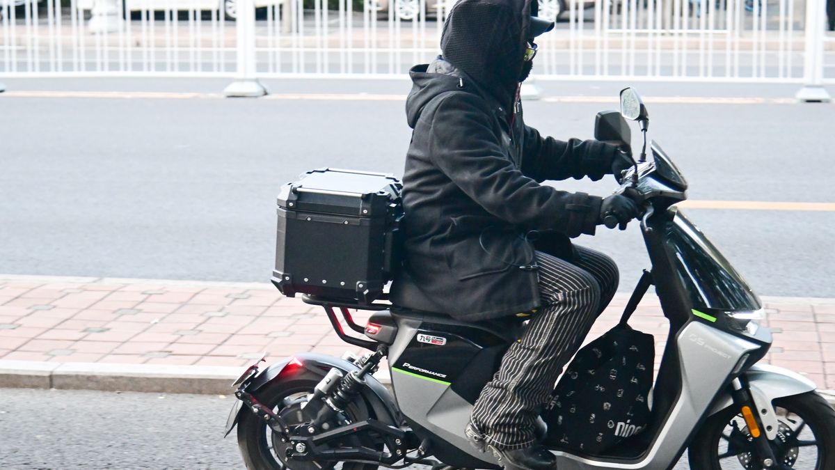 Staranował policjanta motorowerem. 17-latek chciał uniknąć kontroli