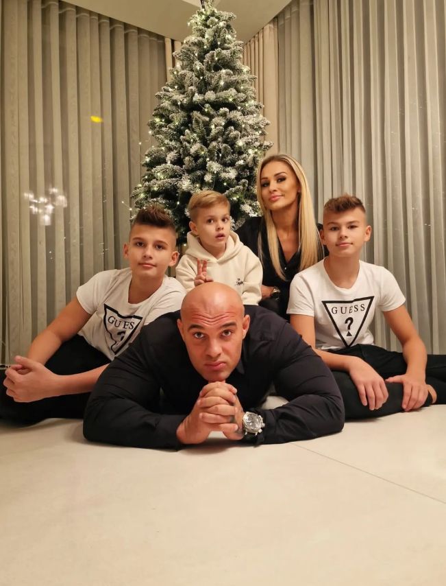 Dominik Abus i jego piękna żona opływają w luksusy. Oto zdjęcia z ich domu