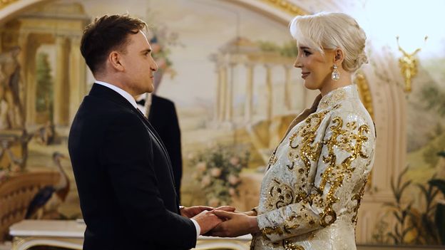 Lil Masti wyszła za mąż! Postawiła na zaskakującą kreację - Pudelek