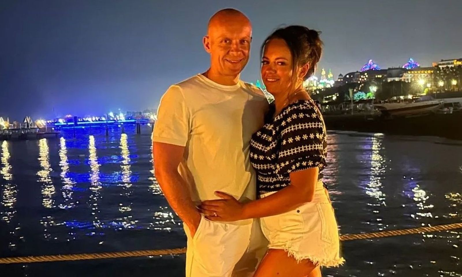 Marciniak na wakacjach. Tak wygląda jego żona - WP SportoweFakty