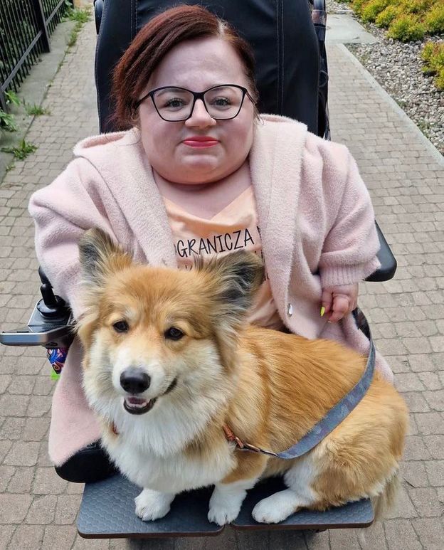 Blogerka z niepełnosprawnością nie dostała się na pokaz filmu, na który ...