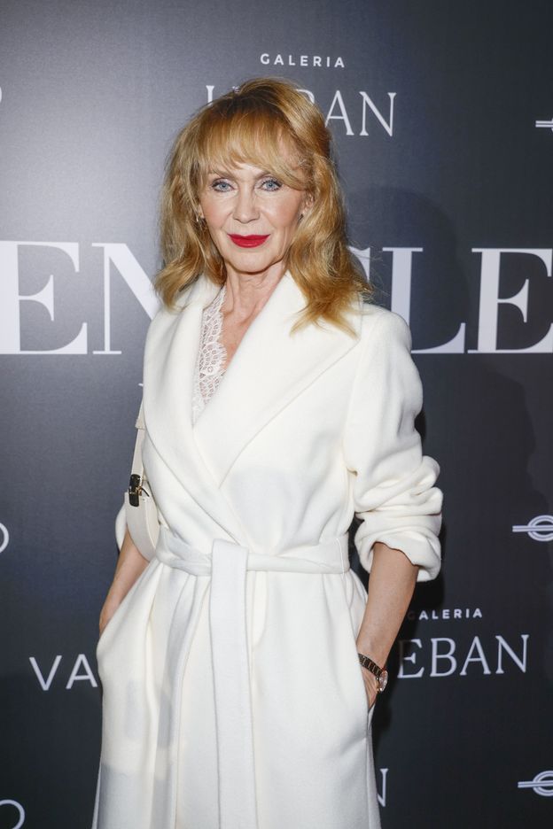 56-letnia Beata Ścibakówna WYLEWA SIÓDME POTY na siłowni. To jej ...