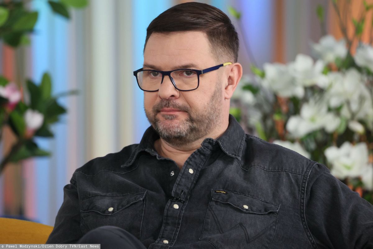 "Leży w śpiączce." Tomasz Karolak przekazał dramatyczne wieści - WP Kobieta