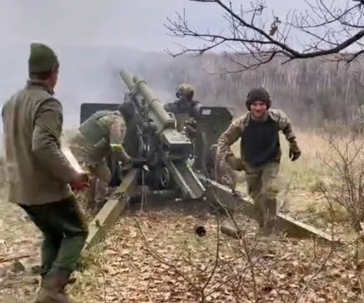 Haubica M101 105 mm w akcji. Pierwsze takie nagranie z Ukrainy - WP Wiadomości