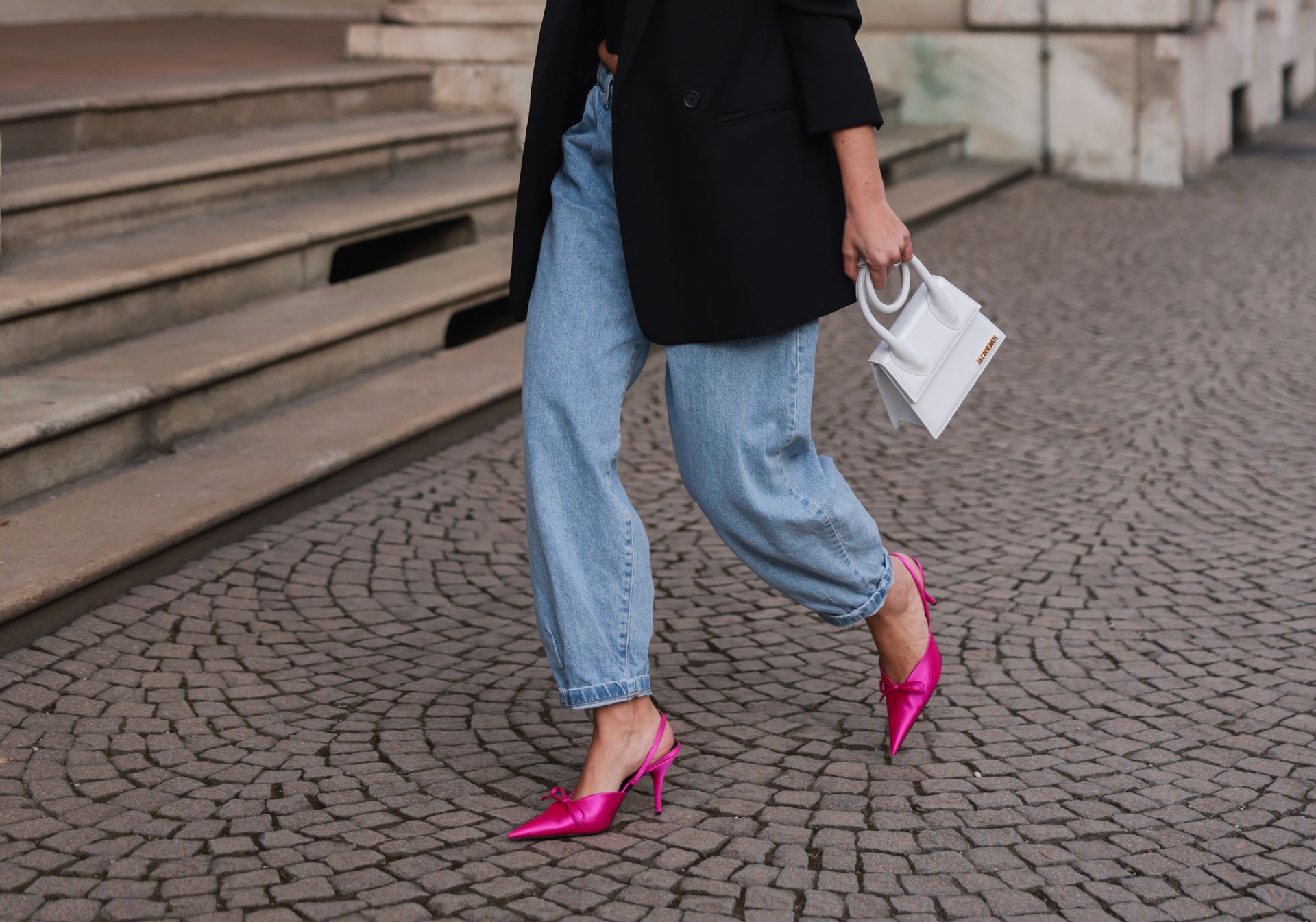 Buszujemy w szafie mamy. Wszystko o kultowych mom jeans