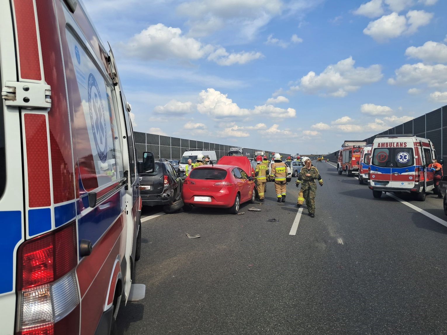 Karambol na A4. Sześć aut zderzyło się pod Bochnią